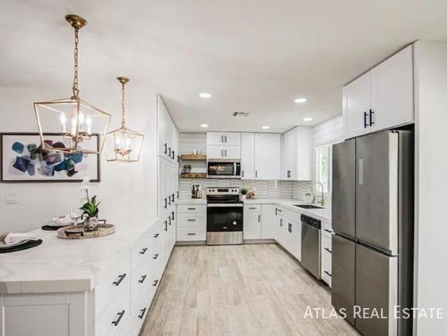 3 Br, 2 bath, Single Family 14820 N 36th Place