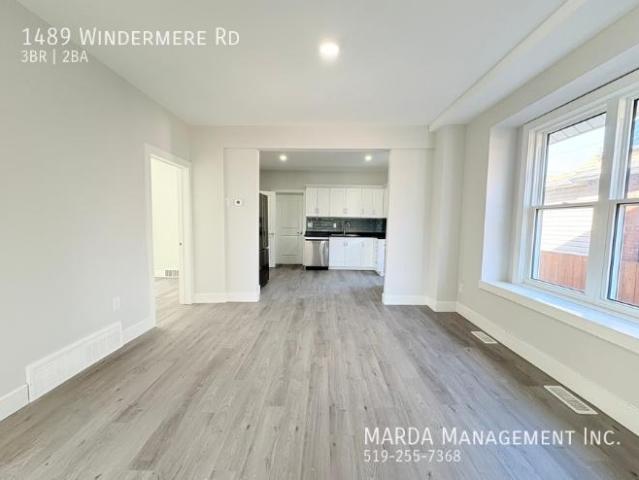 3 Br, 2 bath, Single Family 1489 Windermere Rd