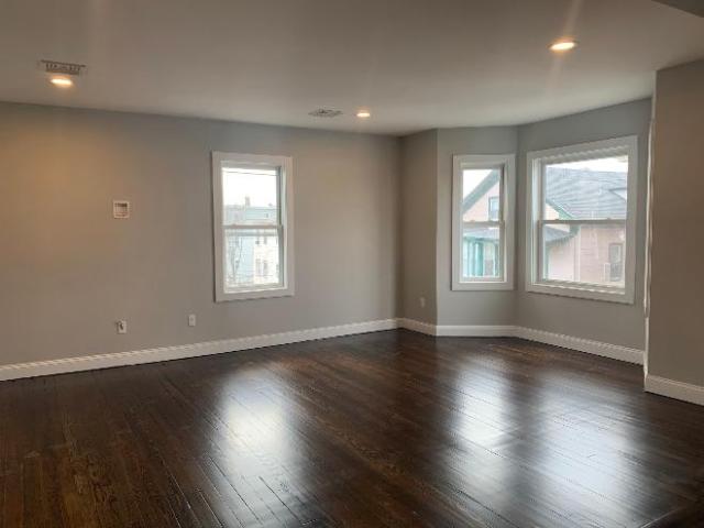 3 Br, 2 bath, Single Family 153 Almy Street