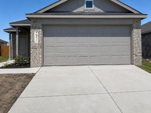 3 Br, 2 bath, Single Family 15004 Rangeland Rd