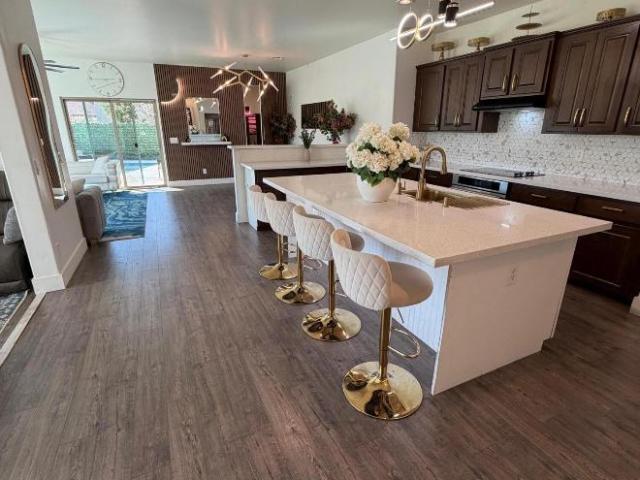 3 Br, 2 bath, Single Family 1507 East Apollo Road