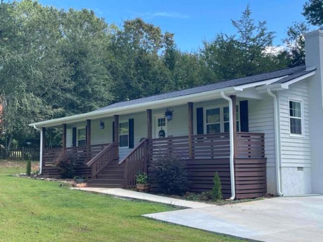 3 Br, 2 bath, Single Family 1507 Fort Hill Dr