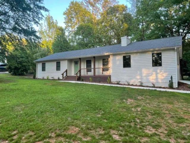 3 Br, 2 bath, Single Family 1509 Fort Hill Dr