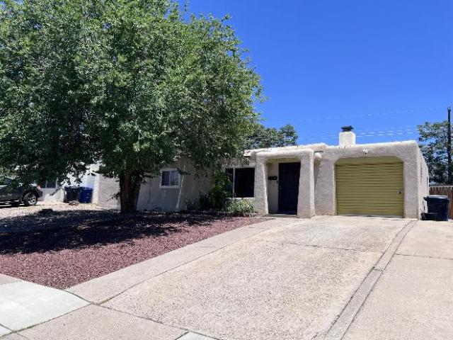 3 Br, 2 bath, Single Family 1512 Hoffman Dr NE