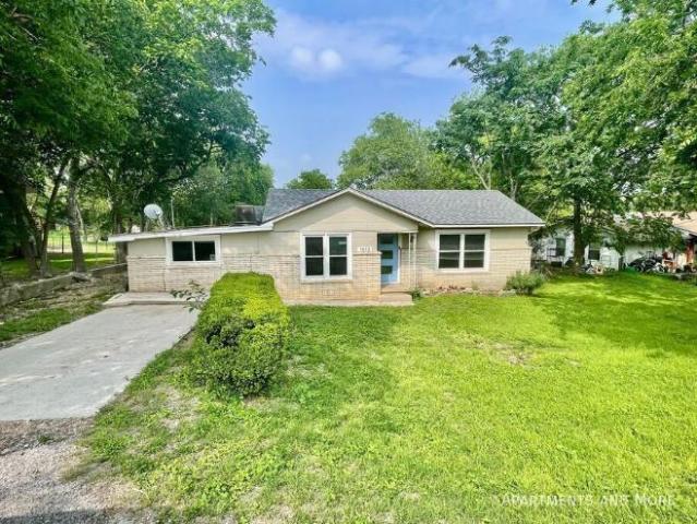3 Br, 2 bath, Single Family 1512 Old Ranch Road