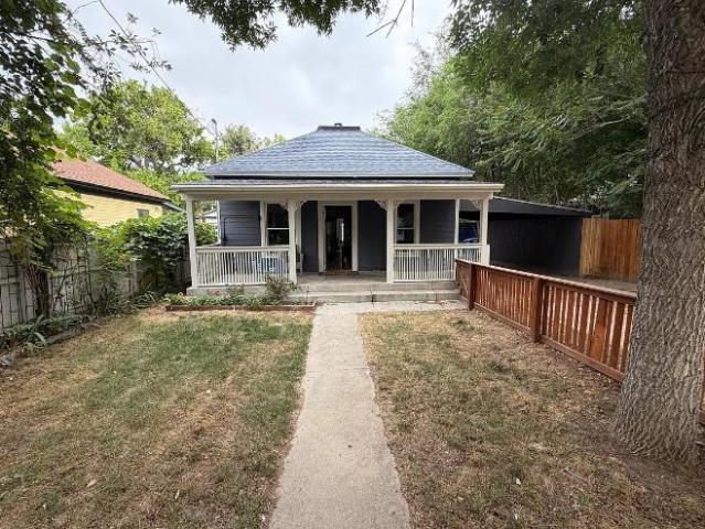 3 Br, 2 bath, Single Family 1513 E 4th St
