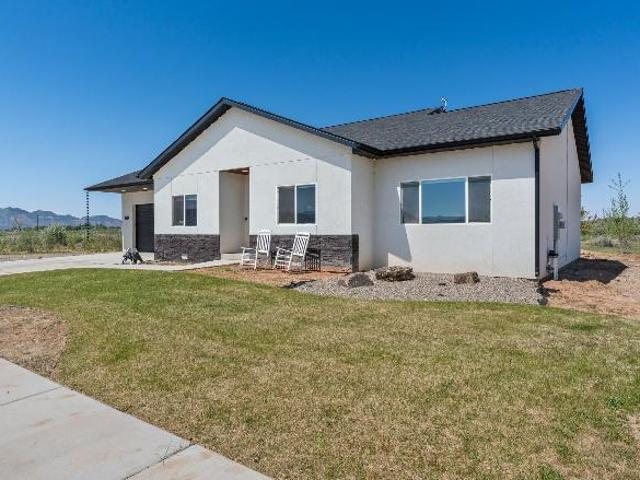 3 Br, 2 bath, Single Family 1517 Golf Course Ln