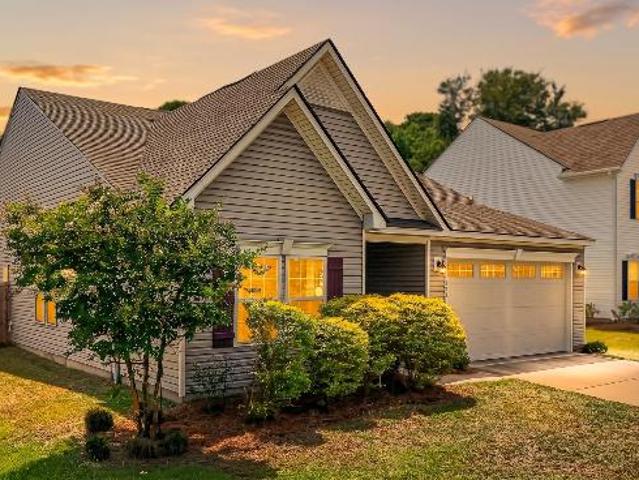 3 Br, 2 bath, Single Family 151 Country Oaks Ln