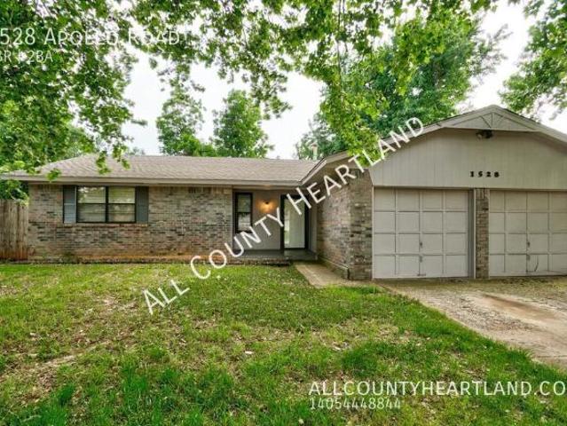 3 Br, 2 bath, Single Family 1528 Apollo Road