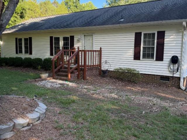3 Br, 2 bath, Single Family 152 Mamie Ln