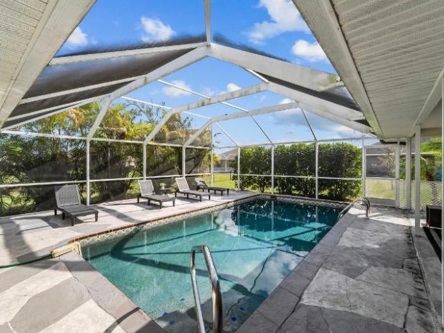 3 Br, 2 bath, Single Family 1535 Ultramarine Ln