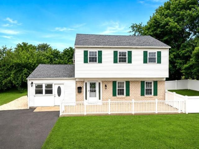 3 Br, 2 bath, Single Family 154 Central Ave