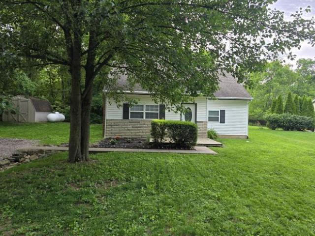 3 Br, 2 bath, Single Family 156 W Cherokee Dr