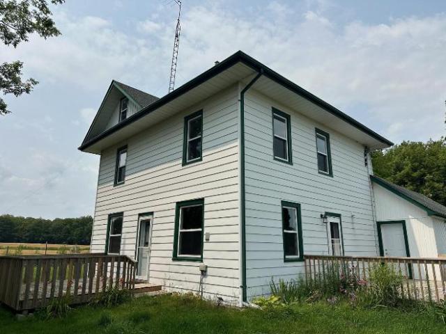 3 Br, 2 bath, Single Family 156 Durham Regional Road 8