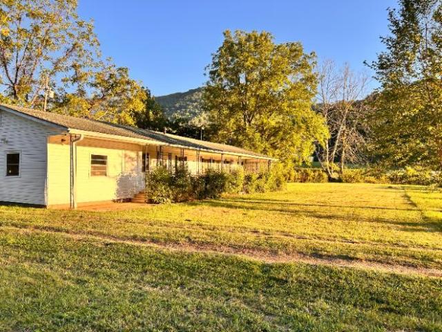 3 Br, 2 bath, Single Family 1573 Leatherman Gap Rd