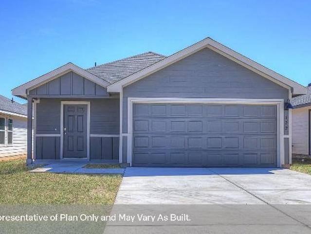 3 Br, 2 bath, Single Family 158 Surrey Oaks