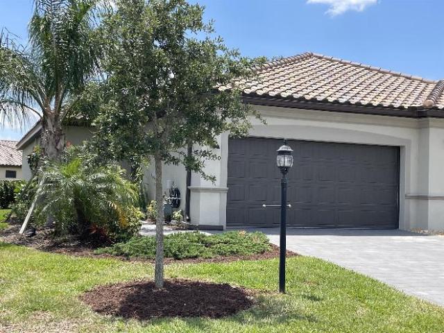 3 Br, 2 bath, Single Family 15950 Clear Skies Place
