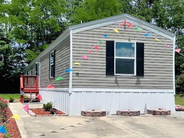 3 Br, 2 bath, Single Family 15 Deerwood Park