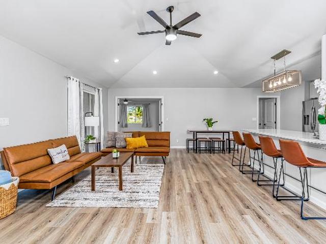 3 Br, 2 bath, Single Family 15 1990 19th Ave