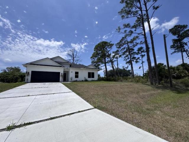 3 Br, 2 bath, Single Family 1605 Nora Lane