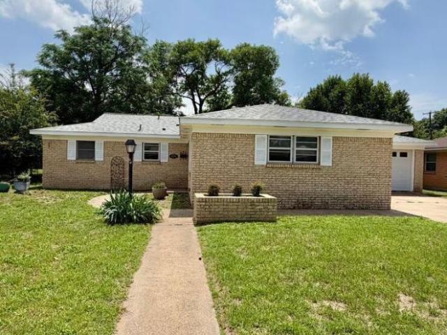 3 Br, 2 bath, Single Family 1606 Bluebonnet