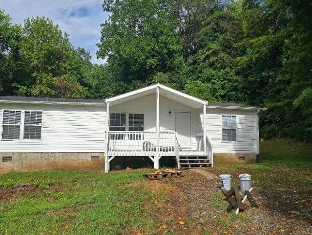 3 Br, 2 bath, Single Family 1610 Thorn Ridge Dr