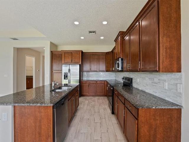 3 Br, 2 bath, Single Family 16110 Whippoorwill Circle