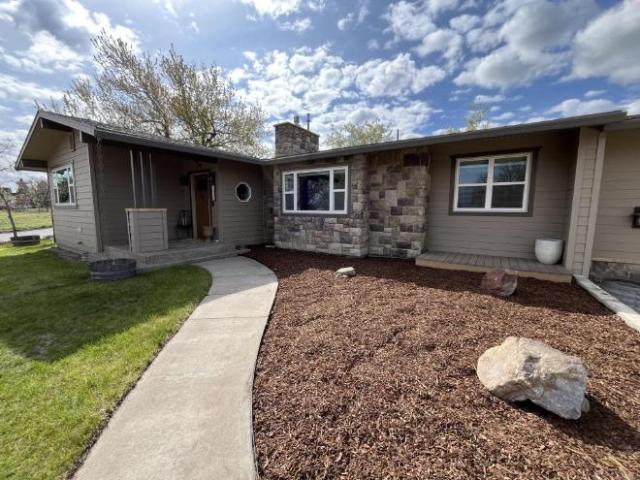 3 Br, 2 bath, Single Family 1617 Winne Ave