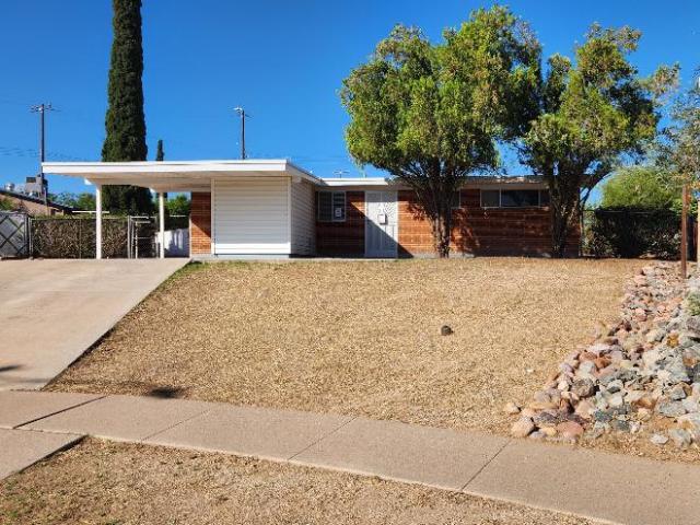 3 Br, 2 bath, Single Family 1618 S Turquoise Vista