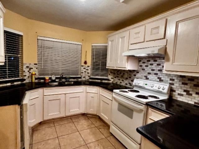 3 Br, 2 bath, Single Family 1619 Bugle Run