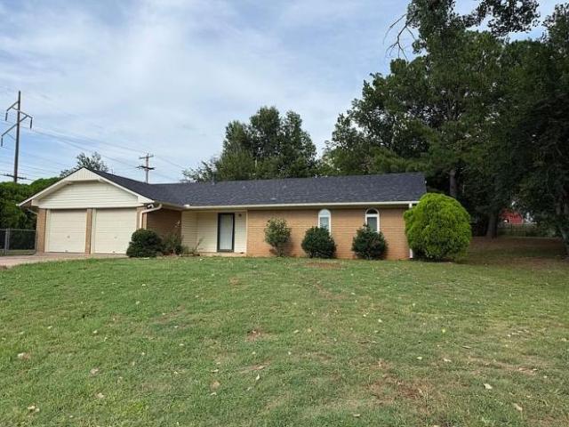 3 Br, 2 bath, Single Family 1623 E Mcelroy Pl