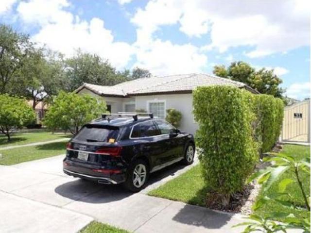 3 Br, 2 bath, Single Family 16307 NW 91 Ave