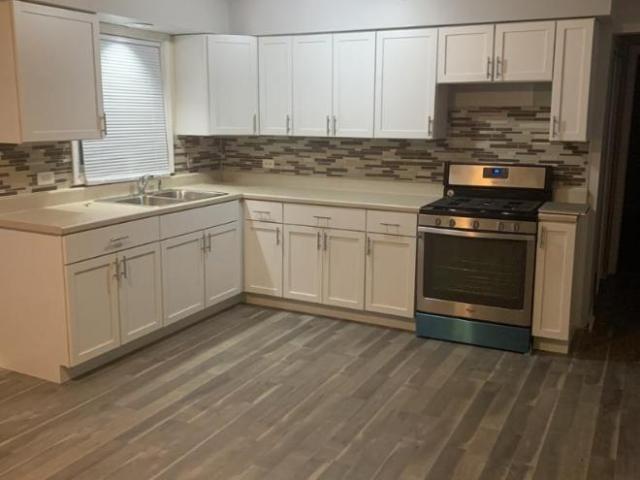3 Br, 2 bath, Single Family 1645 Downs Dr