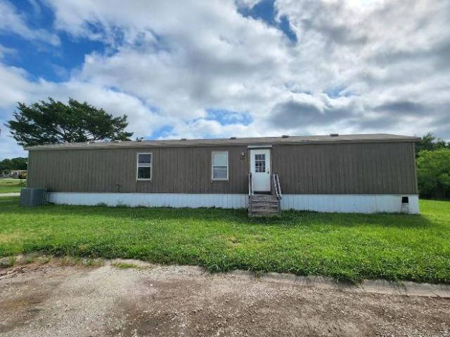 3 Br, 2 bath, Single Family 16505 County Road