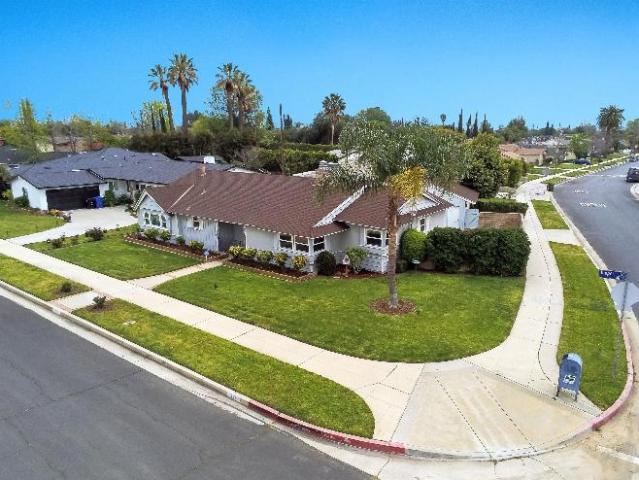 3 Br, 2 bath, Single Family 16760 Tupper Street