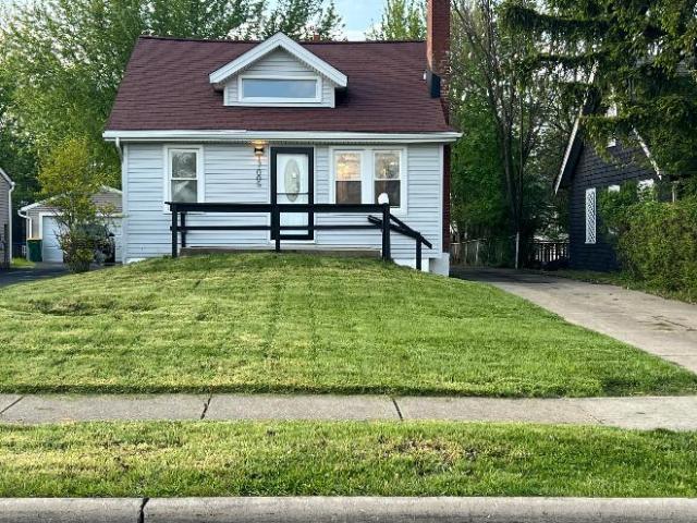 3 Br, 2 bath, Single Family 17005 Mapleboro Ave