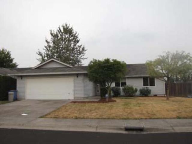 3 Br, 2 bath, Single Family 17003 NE 22nd Steet