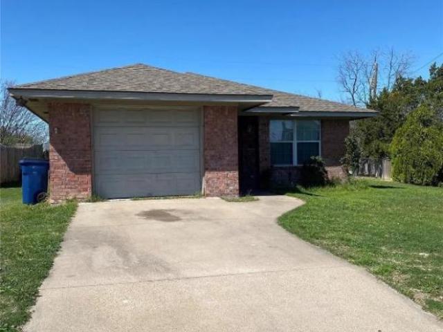3 Br, 2 bath, Single Family 1701 W Doyle St