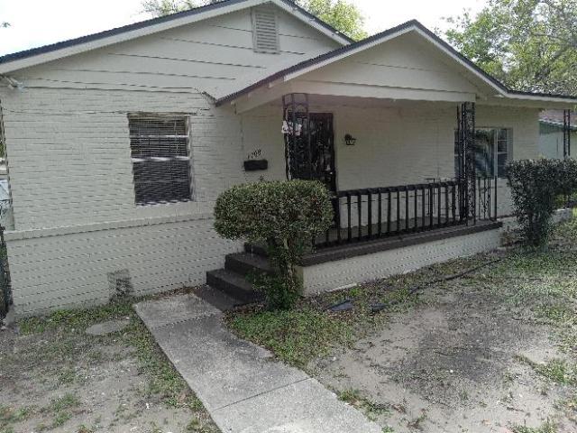 3 Br, 2 bath, Single Family 1708 West 24th Street