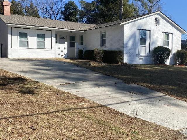 3 Br, 2 bath, Single Family 1710 Sandalwood Drive