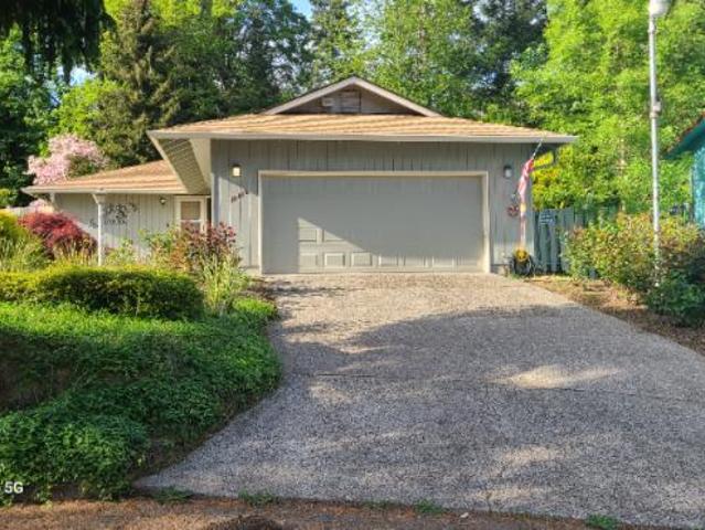 3 Br, 2 bath, Single Family 17112 SE Jade Ct