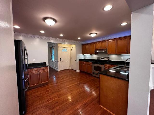 3 Br, 2 bath, Single Family 1712 Henry Rd