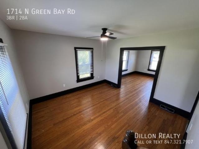 3 Br, 2 bath, Single Family 1714 N Green Bay Rd