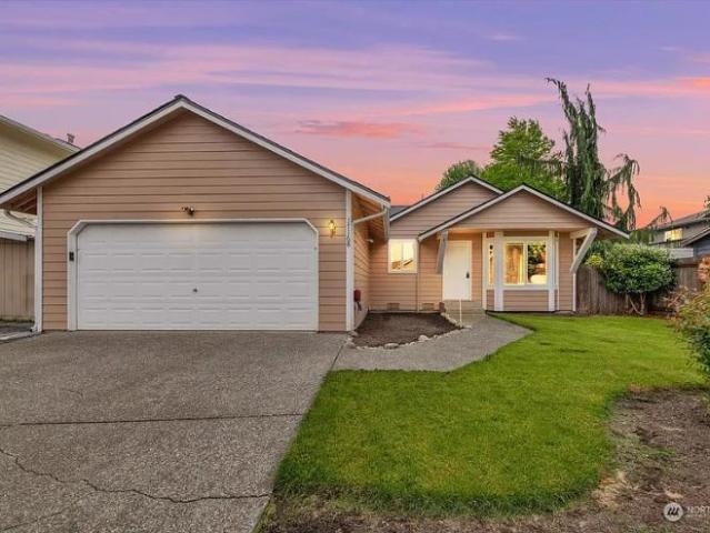 3 Br, 2 bath, Single Family 17168 Sawyer St SE