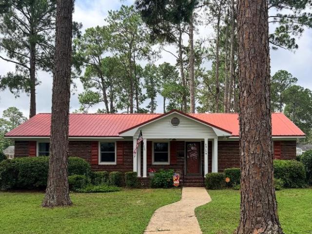 3 Br, 2 bath, Single Family 1718 Myrtle Rd