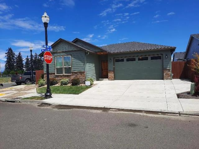 3 Br, 2 bath, Single Family 1719 NW 25th Ave