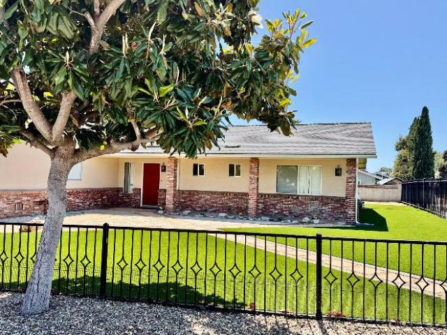 3 Br, 2 bath, Single Family 1723 Ivy Road