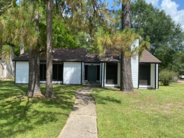 3 Br, 2 bath, Single Family 17302 Broken Back Dr