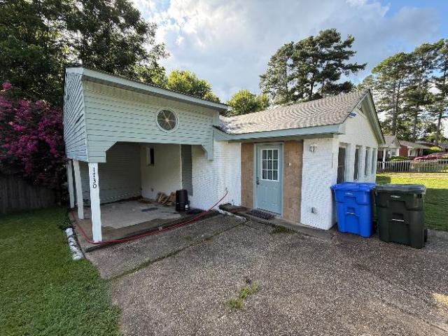 3 Br, 2 bath, Single Family 1730 Wellons Dr