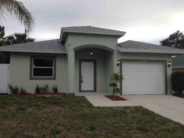 3 Br, 2 bath, Single Family 1731 Lavue Ave